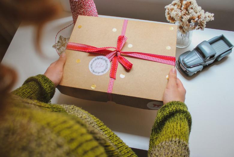 Do You Bring a Gift to a Going Away Party? Gifting Ideas